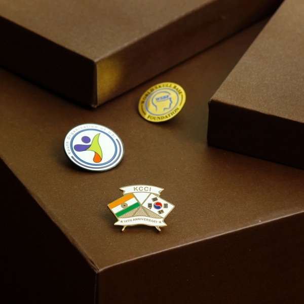 School lapel pins | university badges | college pin | pins for schools ...
