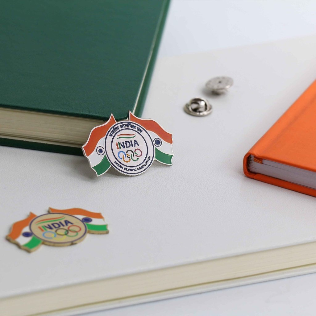 Art enamel pins, artistic, artist enamel pins, custom enamel pins for ...